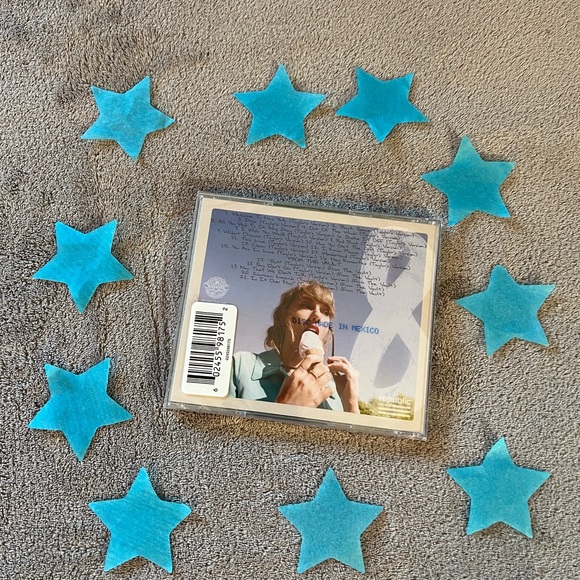Taylor Swift | Media | Green Deluxe Edition Polaroids 989 Taylors ...